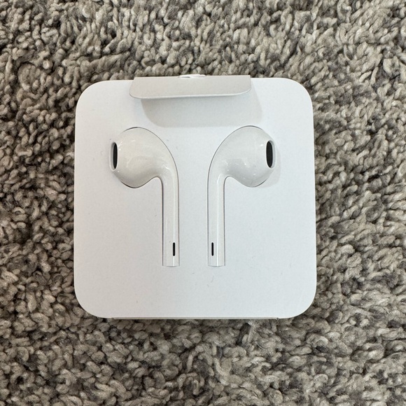 Apple | Headphones | Apple Earbuds | Poshmark